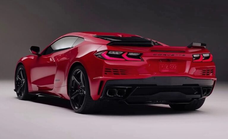 2025 Chevy Corvette E-Ray Price: A Visionary Redesign for the Iconic ...