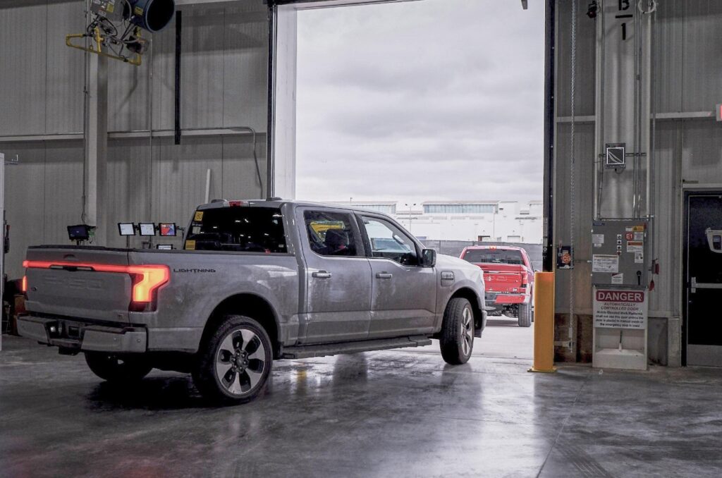 2025 Ford F-150 Lightning Specs: The Future of Electric Trucks - Inside ...