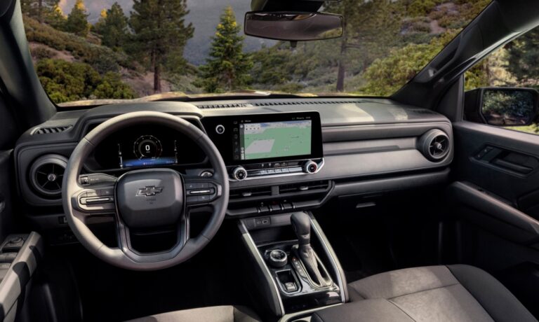 2025 Chevy Colorado Interior: Unleashing the Beast - Inside The Hood